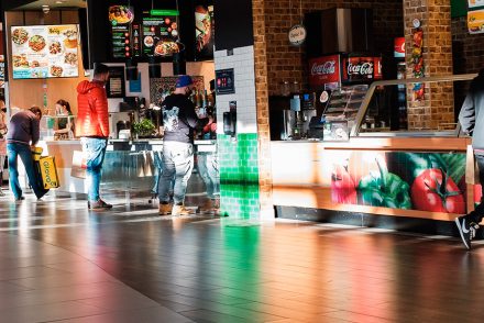 Ventajas de iniciar tu negocio de comida en un food court - Evo blog